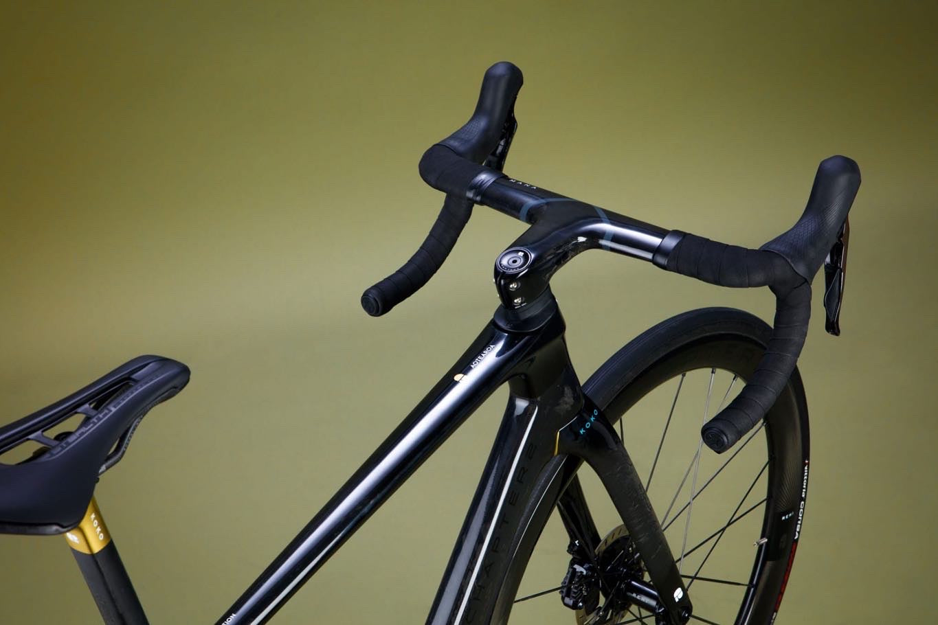 Chapter2 Aero KOKO Disc Brake Frameset - Black + UD W/ Gold ...